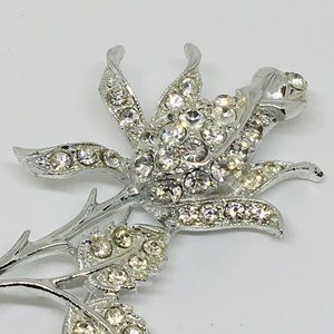 Jewelry | Vintage Brilliant And Clear Flower Pin | Poshmark